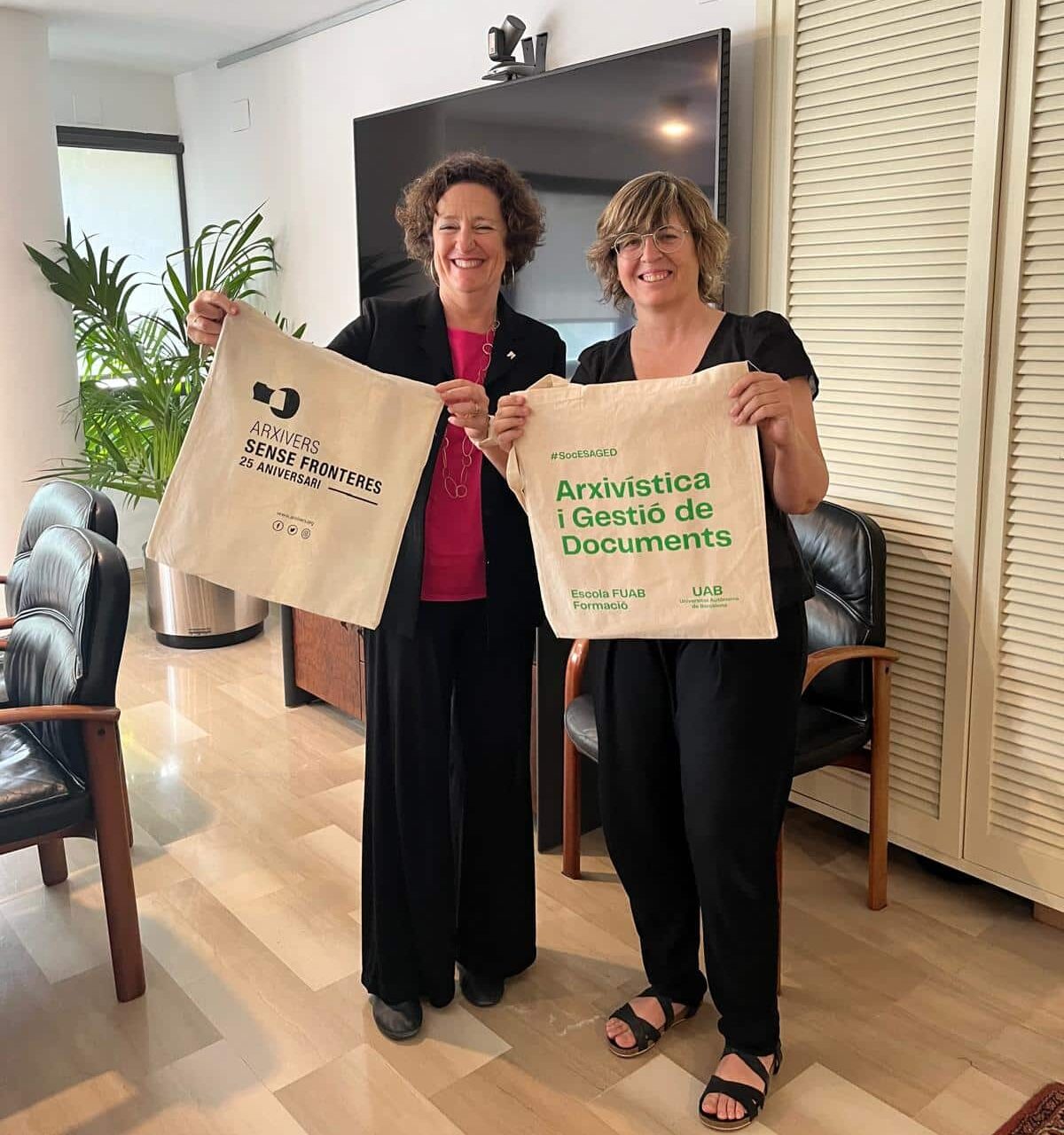 Conveni de col·laboració entre AsF i FUAB Formació - arxivers